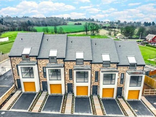 3 Bedroom Terraced House For Sale In Gomersal, Cleckheaton