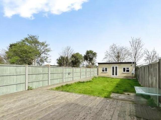 3 bedroom terraced house for sale in Gander Green Lane, Sutton, SM1