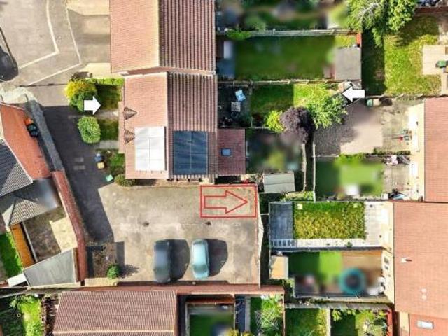 3 bedroom terraced house for sale in Gillespie Close, Bedford, MK42 9JH, MK42
