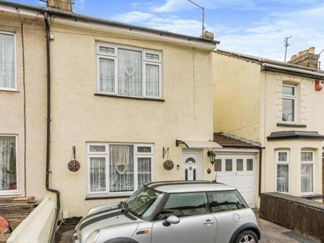 3 Bedroom Terraced House For Sale In Gillingham, Kent