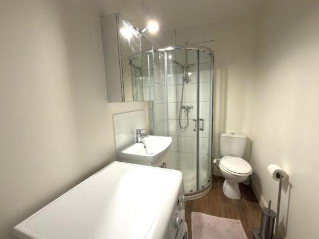3 bedroom terraced house for sale in Gladstone Avenue, Town Centre, Luton, Bedfordshire, LU1 1QL, LU1