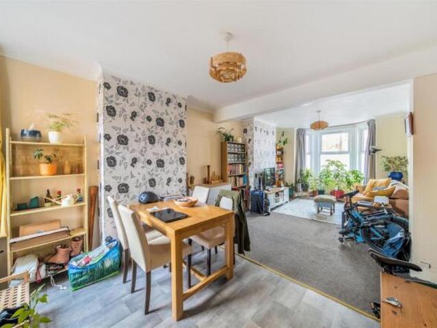 3 bedroom terraced house for sale in Gladstone Street, Bedford, MK41