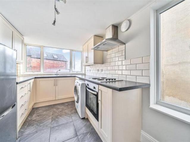 3 bedroom terraced house for sale in Gladstone Street, Harrogate, HG2