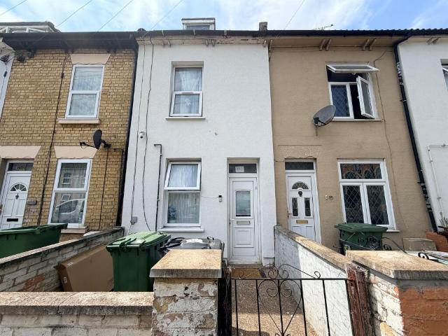 3 bedroom terraced house for sale in Gladstone Street, PETERBOROUGH, PE1