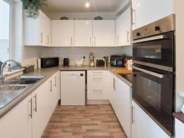 3 bedroom terraced house for sale in Glenhurst Road, Southend On Sea, SS2