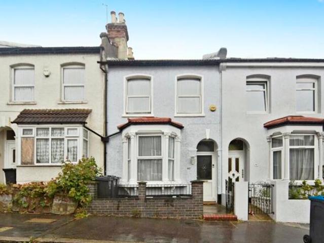 3 bedroom terraced house for sale in Grange Park Road, Thornton Heath, CR7