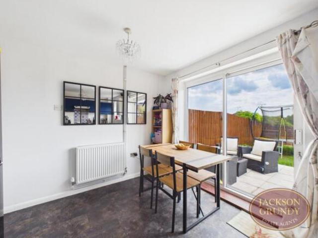 3 bedroom terraced house for sale in Grasscroft, Kingsthorpe, NN2 8TR, NN2