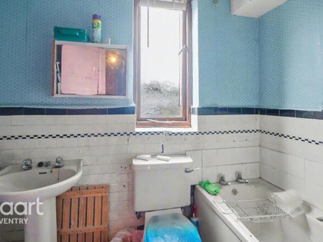 3 bedroom terraced house for sale in Grayswood Avenue, Coventry, CV5