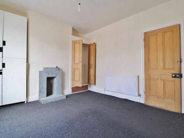 3 bedroom terraced house for sale in Grayshott Road, Southsea, PO4