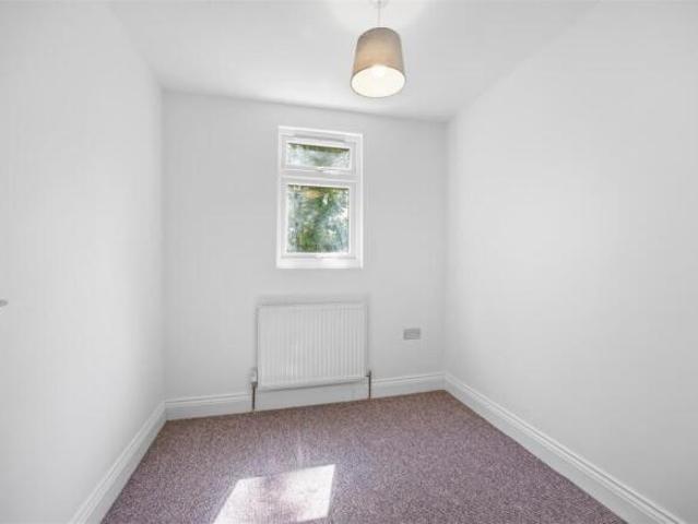 3 bedroom terraced house for sale in Greatfields Drive, Hillingdon, UB8
