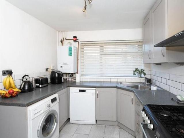 3 bedroom terraced house for sale in Greenbank Road, Watford, WD17