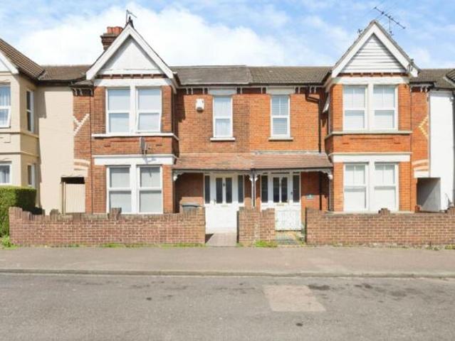 3 bedroom terraced house for sale in Grosvenor Street, Bedford, Bedfordshire, MK42