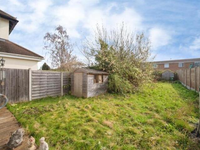 3 bedroom terraced house for sale in Grove Road, Basingstoke, RG21