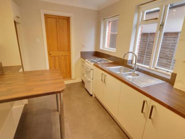 3 bedroom terraced house for sale in Grove Road, Shirley, Southampton, SO15