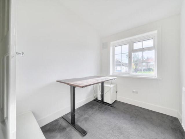 3 bedroom terraced house for sale in Downham Way, Bromley, BR1