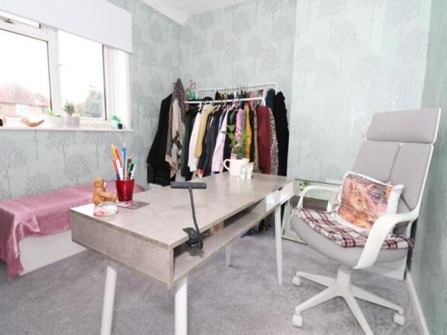 3 bedroom terraced house for sale in Downham Way, Bromley, BR1