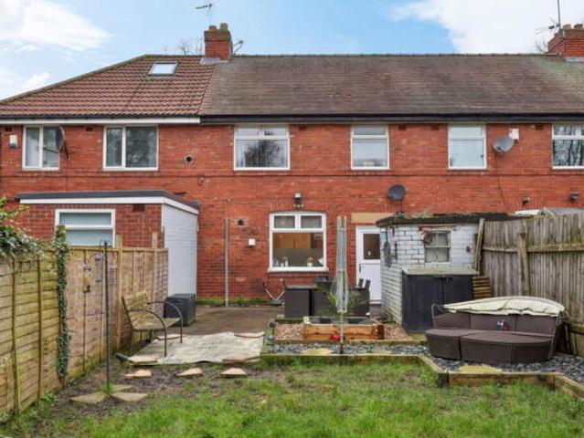 3 bedroom terraced house for sale in Dodsworth Avenue, York, YO31