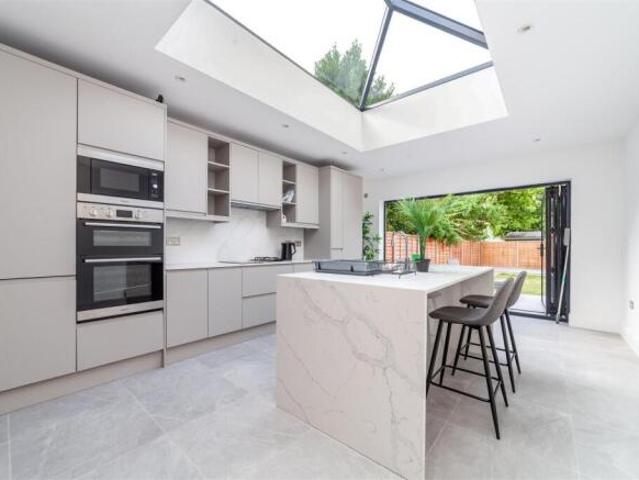 3 bedroom terraced house for sale in Dorien Road, Raynes Park, SW20