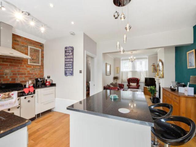 3 bedroom terraced house for sale in Dorien Road, Raynes Park, SW20