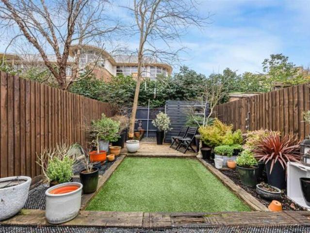 3 bedroom terraced house for sale in De Montfort Road, Reading, RG1