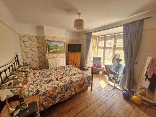 3 bedroom terraced house for sale in Delapre Crescent Road, Far Cotton, Northampton NN4