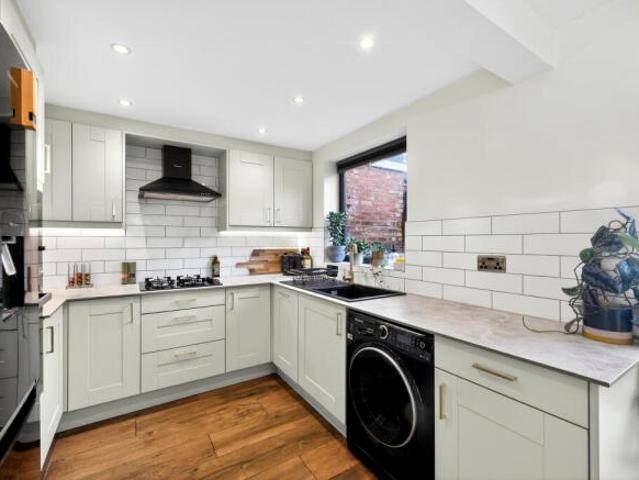 3 bedroom terraced house for sale in Drakes Drive, St. Albans, AL1
