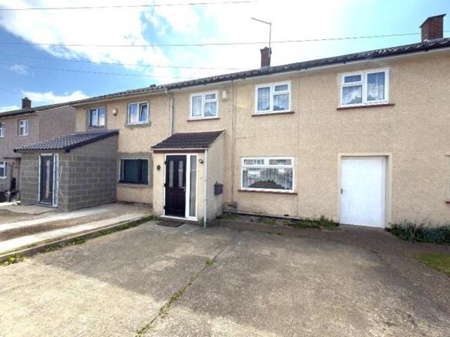 3 bedroom terraced house for sale in Drayton Road, Lewsey Farm, Luton, Bedfordshire, LU4 0PQ, LU4