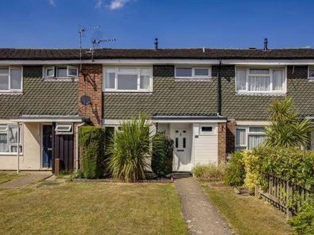 3 bedroom terraced house for sale in Dresser Road Prestwood HP16