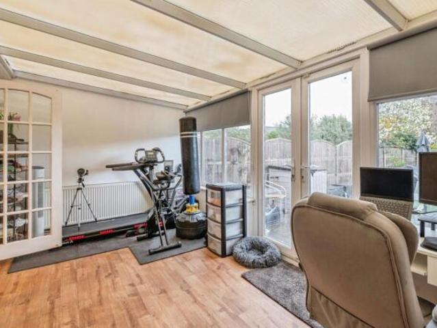 3 bedroom terraced house for sale in Dunmow Drive, Rainham, RM13