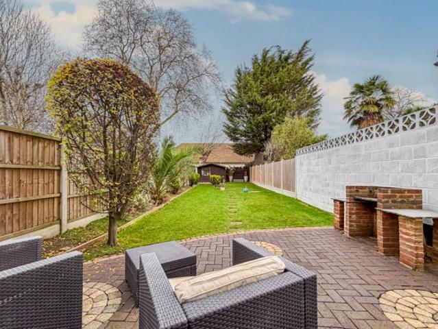 3 bedroom terraced house for sale in Ennismore Gardens, Southend on Sea, SS2