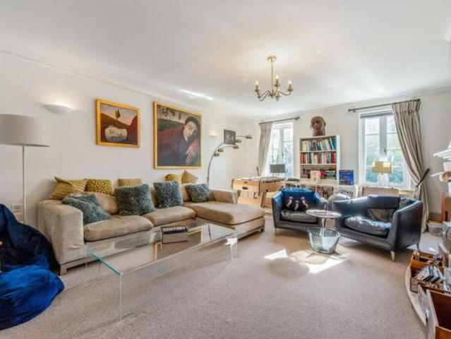 3 bedroom terraced house for sale in Eastgate Street, Winchester, SO23