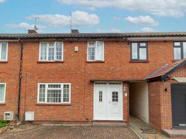 3 Bedroom Terraced House For Sale In Edgware