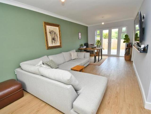 3 bedroom terraced house for sale in Edmondscote Road, Leamington Spa, CV32