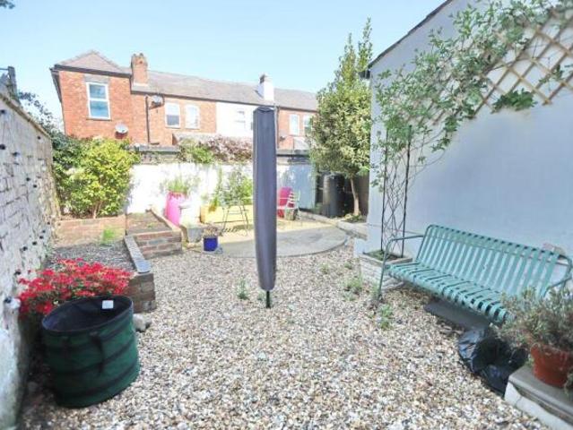 3 bedroom terraced house for sale in Elizabeth Street, Prestwich, M25