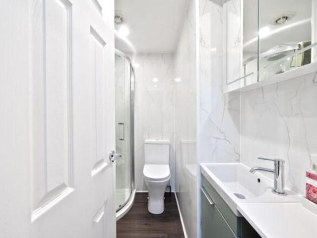 3 bedroom terraced house for sale in Ellesmere Road, Cambridge, CB4