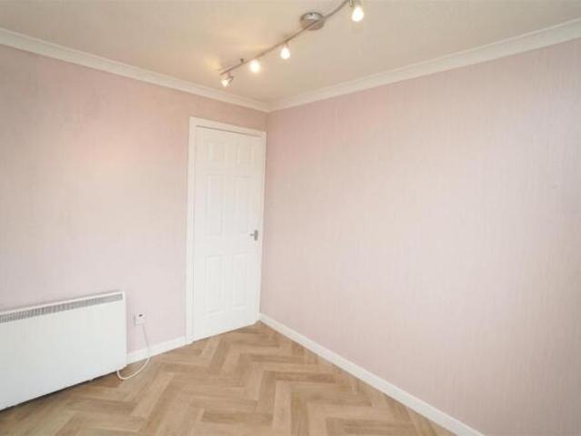 3 bedroom terraced house for sale in Ellisland Drive, G66