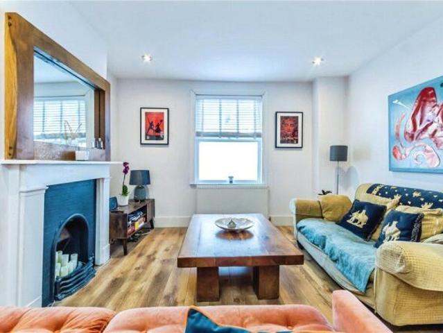 3 bedroom terraced house for sale in Ellison Road, London, SW16