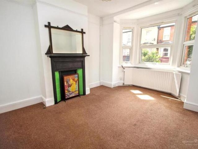 3 bedroom terraced house for sale in Elm Park Road, Reading, RG30