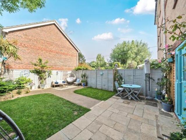 3 bedroom terraced house for sale in Essenhigh Drive, Worthing, West Sussex, BN13