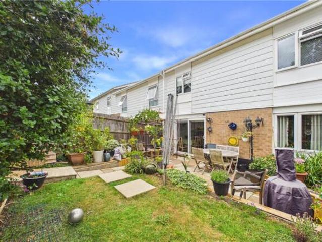 3 bedroom terraced house for sale in Fountains Close, Basingstoke, Hampshire, RG24