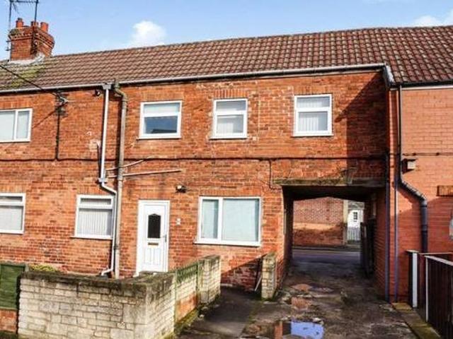 3 bedroom terraced house for sale in Fox Road Whitwell S80 S80