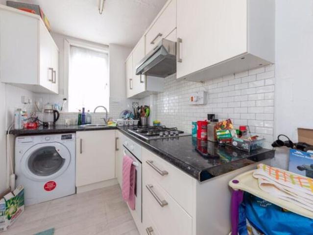 3 bedroom end of terrace house for sale in Fortescue Road, Edgware, HA8