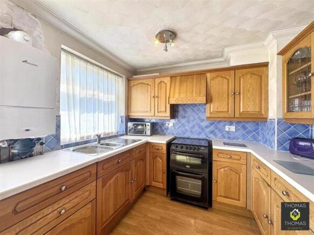 3 bedroom terraced house for sale in Fairmile Gardens, Longford, GL2