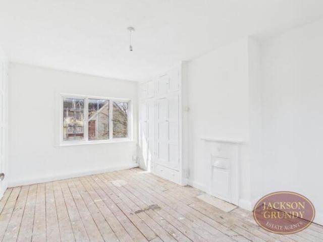 3 bedroom terraced house for sale in Fairfield Road, Kingsley, NN2 7ED, NN2