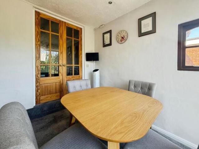 3 bedroom terraced house for sale in Fairford Road, Tilehurst, Reading, RG31