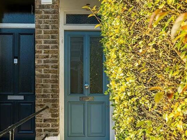 3 bedroom terraced house for sale in Fairlawn Park London SE26