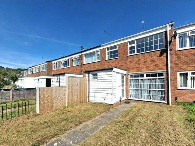 3 Bedroom Terraced House For Sale In Farnborough