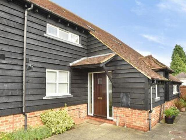 3 Bedroom Terraced House For Sale In Farnham