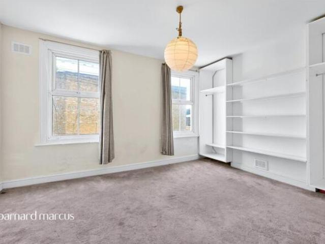 3 bedroom terraced house for sale in Fenham Road, London, SE15
