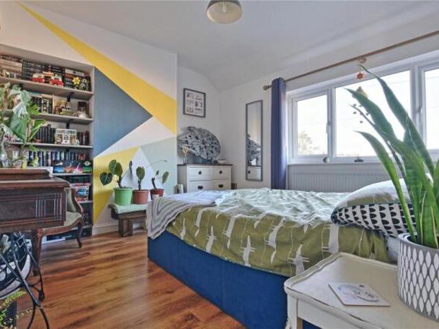 3 bedroom terraced house for sale in Ferndale Road, The Headlands, Northampton, NN3